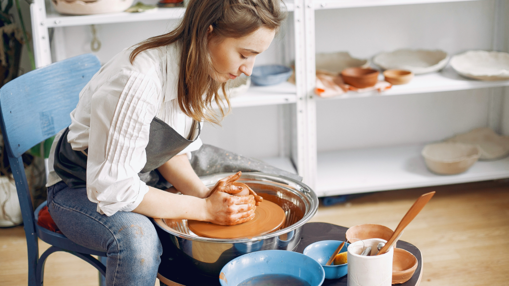 How to Make Your Own Pottery and Ceramic Art: A Beginner’s Guide to Crafting Unique Pieces ...